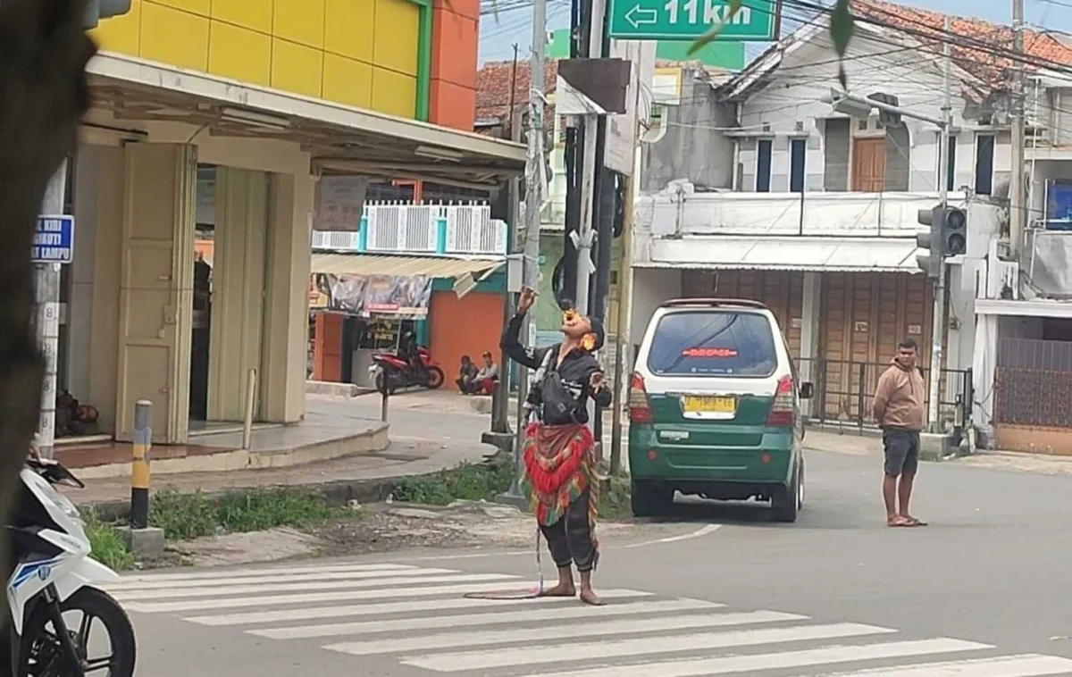 Satpol PP Garut Beberapa Kali Amankan Pengamen di Traffic Light – Radar Garut