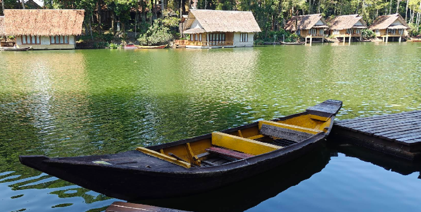 Harga Tiket Masuk Kampung Sampireun Garut, Penginapan Ekslusif Tepi ...