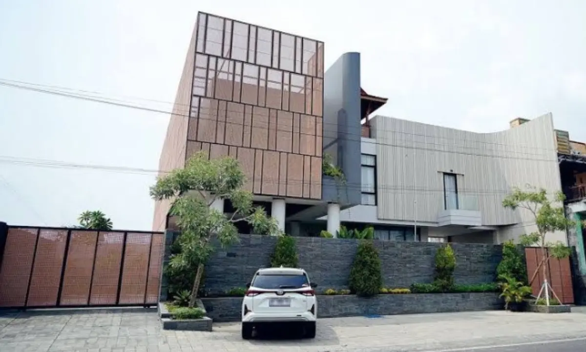 Rumah Denny Caknan jadi Pusat COD Ngawi, Beri Wi-Fi Gratis : Banyak ...